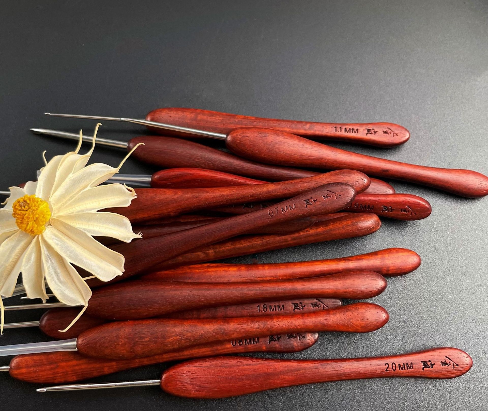 沪牌金岚钩针血檀木柄 Shanghai Jin Lan Crochet Hook Jin Lan Blood Rosewood Handle ...