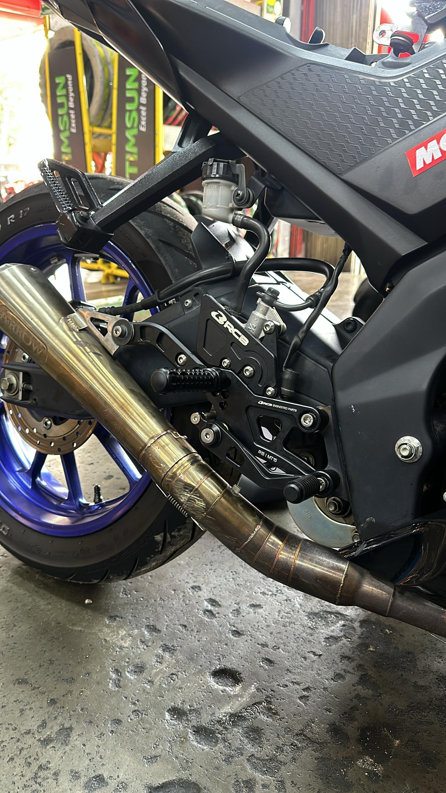 RCB FOOTREST SINGLE SET S2-V2 R15 R15-V3 & V4 / R15M MT15 - SILVER ...