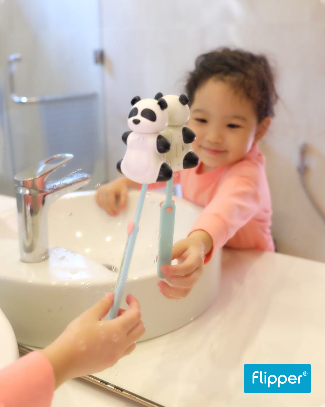 Flipper FUN ANIMAL COW Kids Toothbrush and Toothbrush Holder Easily ...