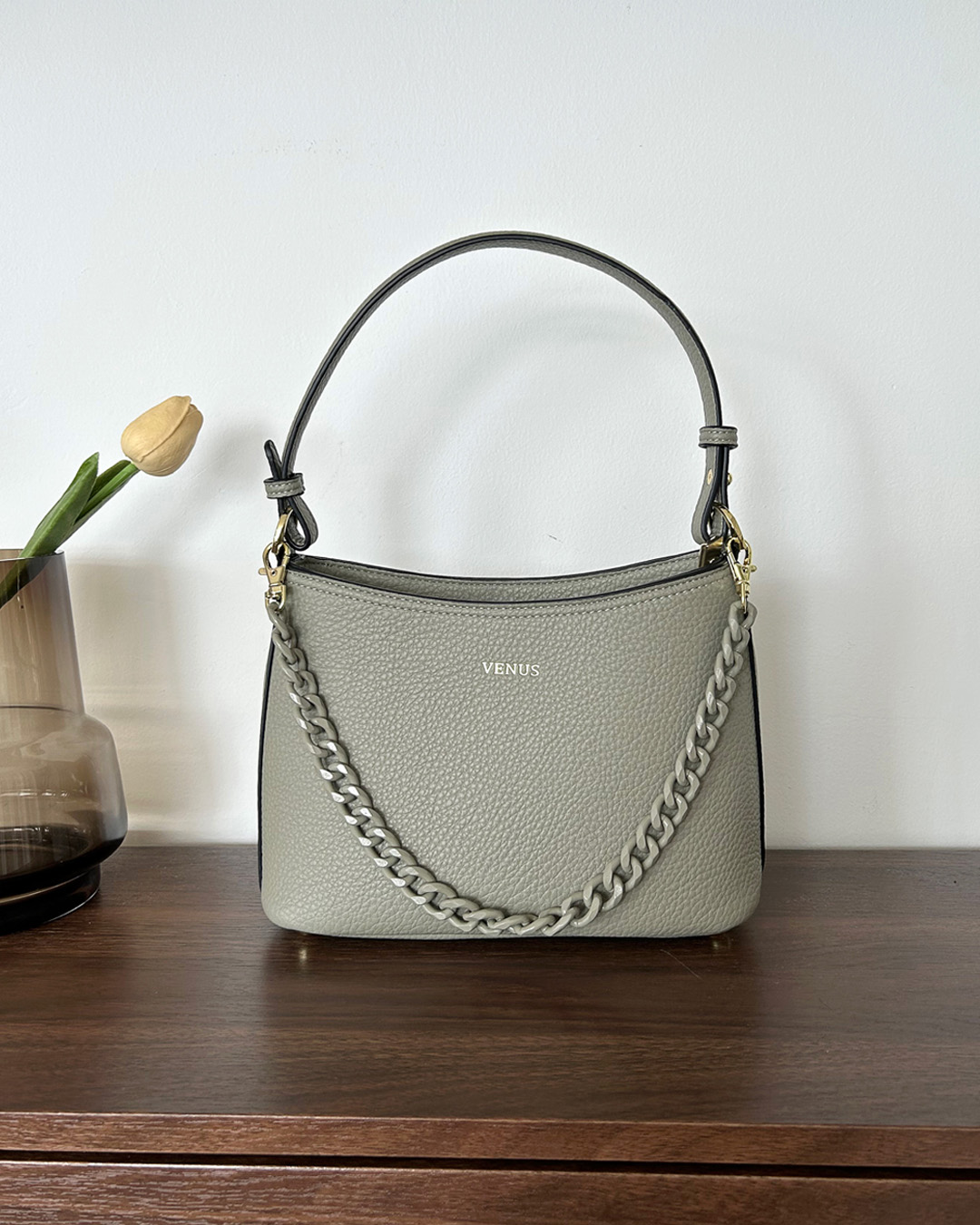 VENUS [Leah Chain Hobo] | Shopee Malaysia