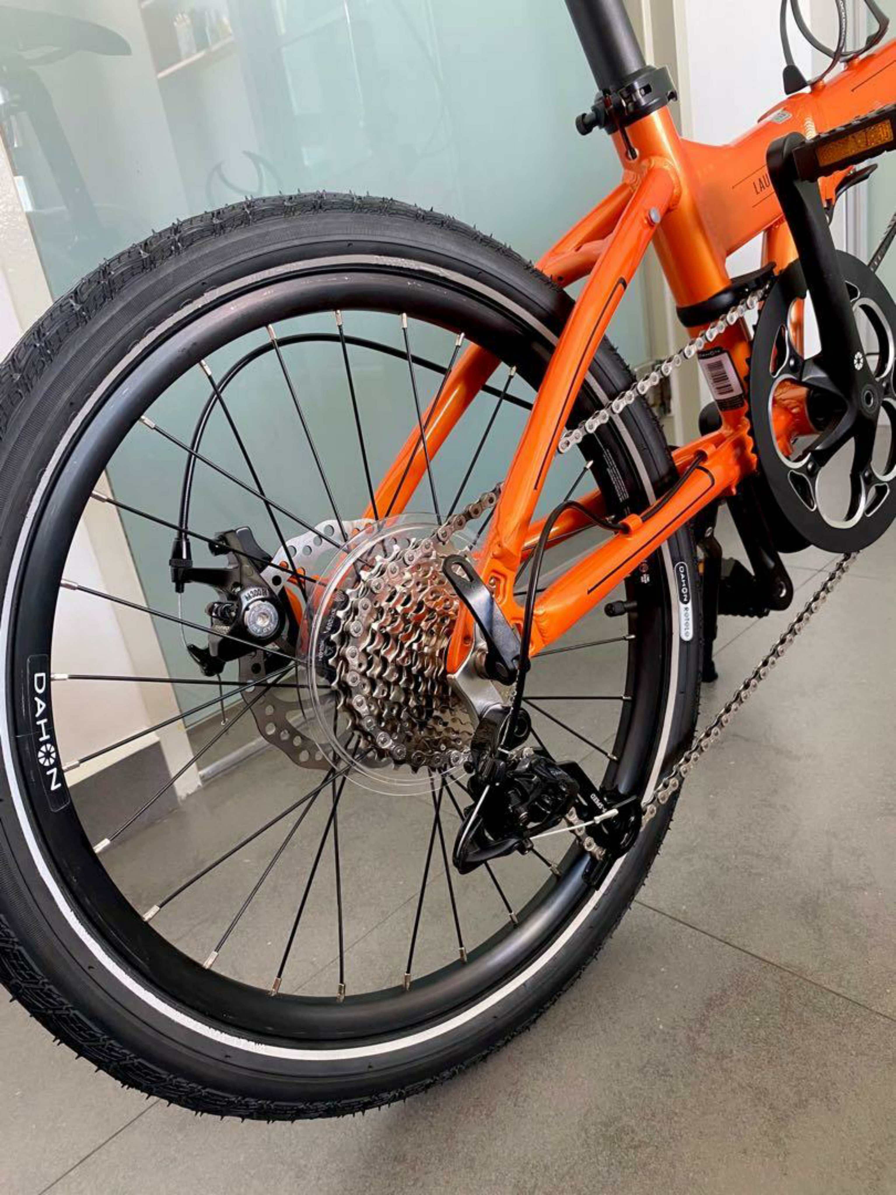 Dahon LAUNCH D8 Aluminum Folding Bike 20" (406) 8 Speed With Disc Brake ...