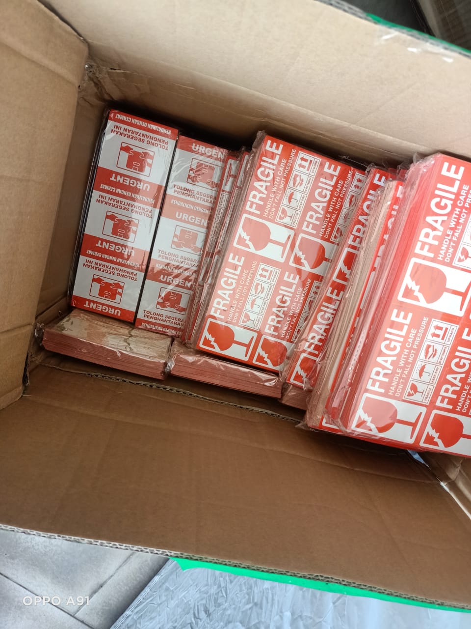 (30pcs) STICKER PARCEL Jnt Fragile Sticker, Urgent Sticker, Food ...