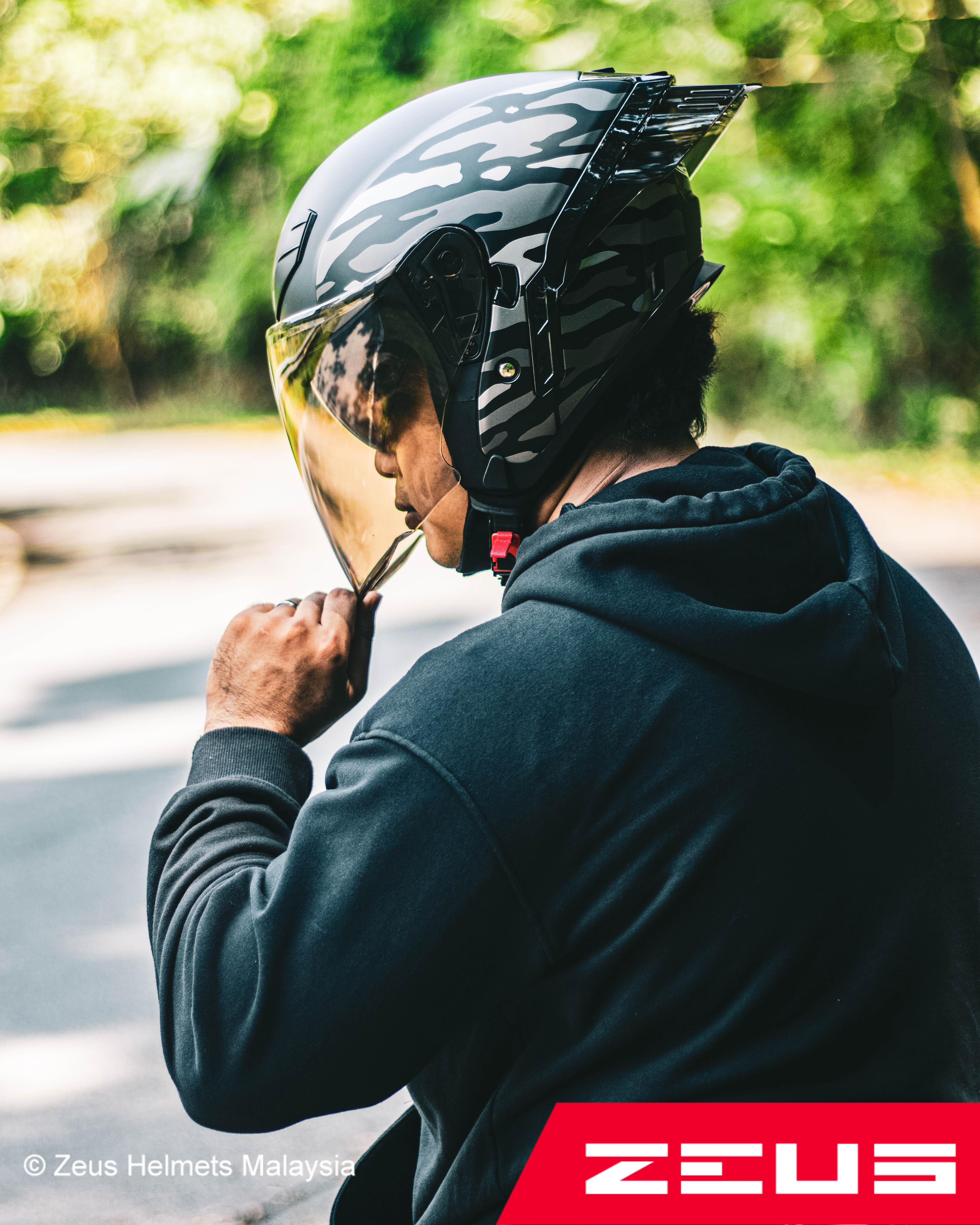 ZEUS HELMET ZS-631 WITH DOUBLE VISOR AND SPOILER | Shopee Malaysia