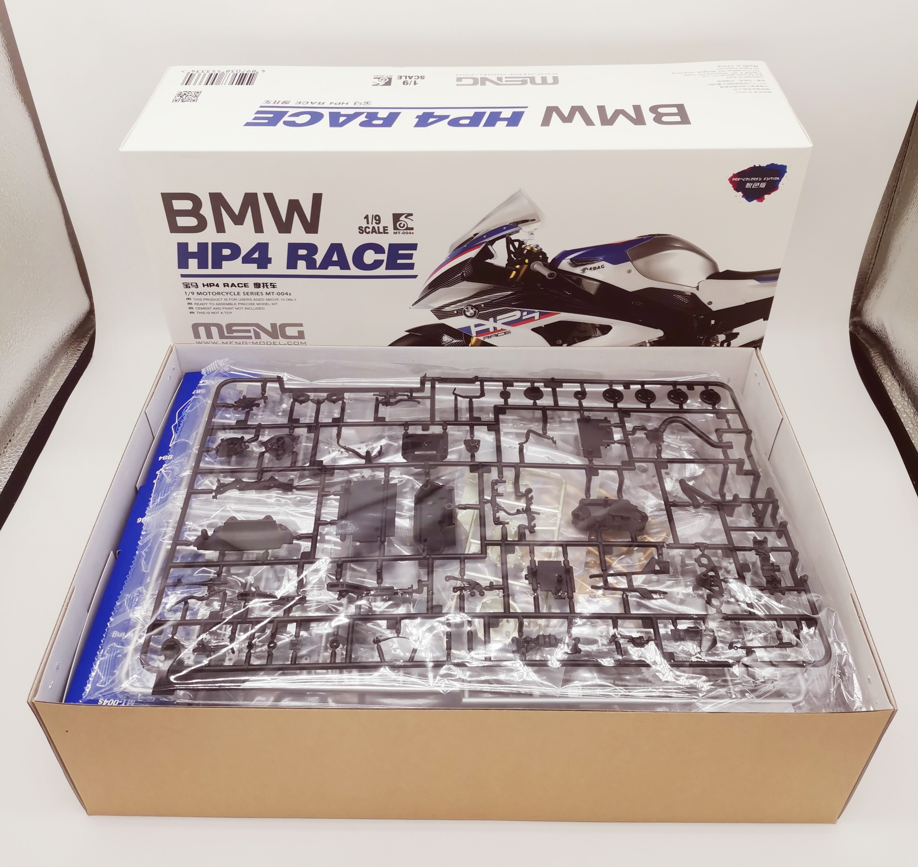 MENG - BMW HP4 RACE 1/9 Scale Motorcycle Series MT-004s - Pre-colored ...
