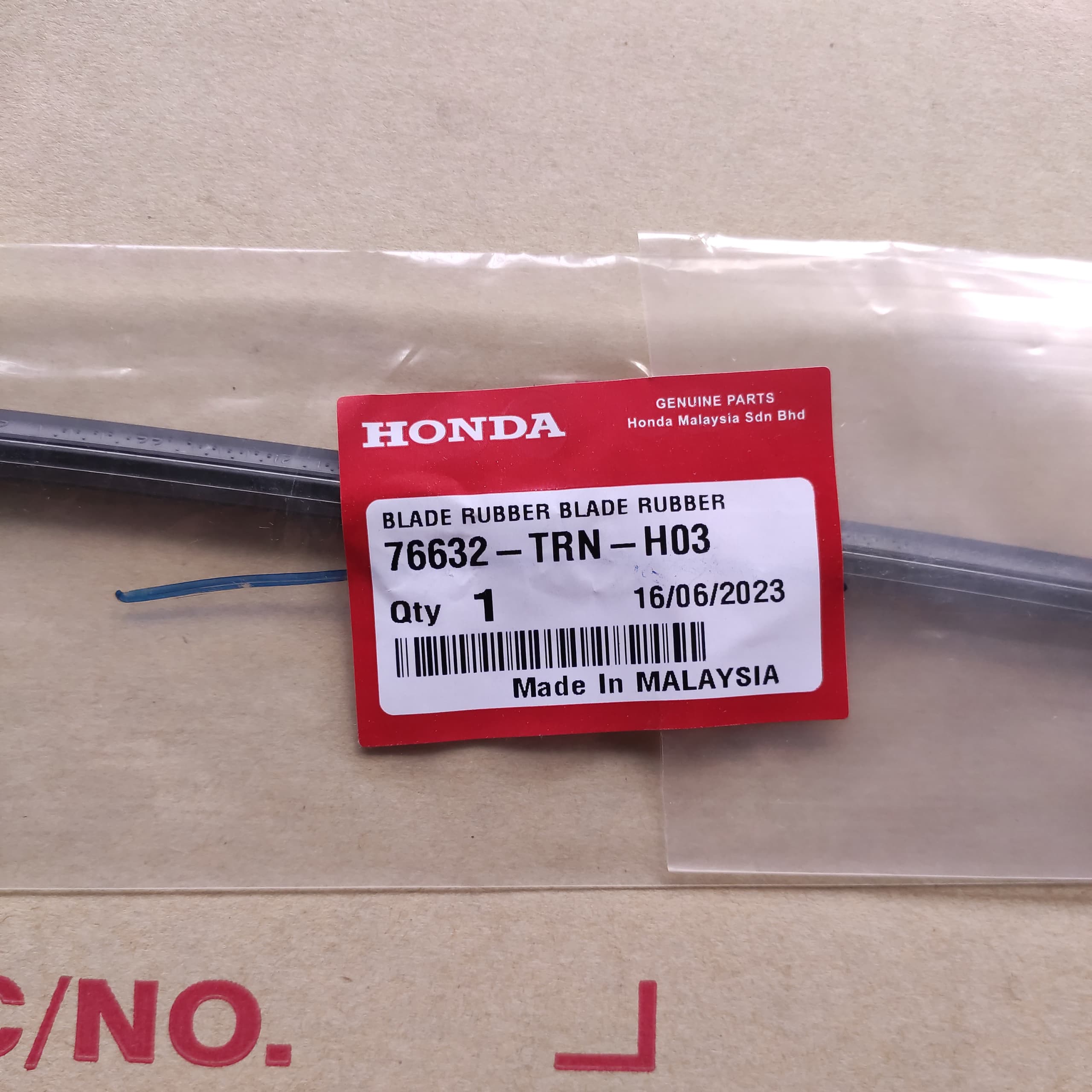 Wiper Rubber Refill Honda HR-V 3M1 3M0 ( RV1 ) ( 76622-TK8-A04 - RH / 76632-TRN-H03 - LH ...