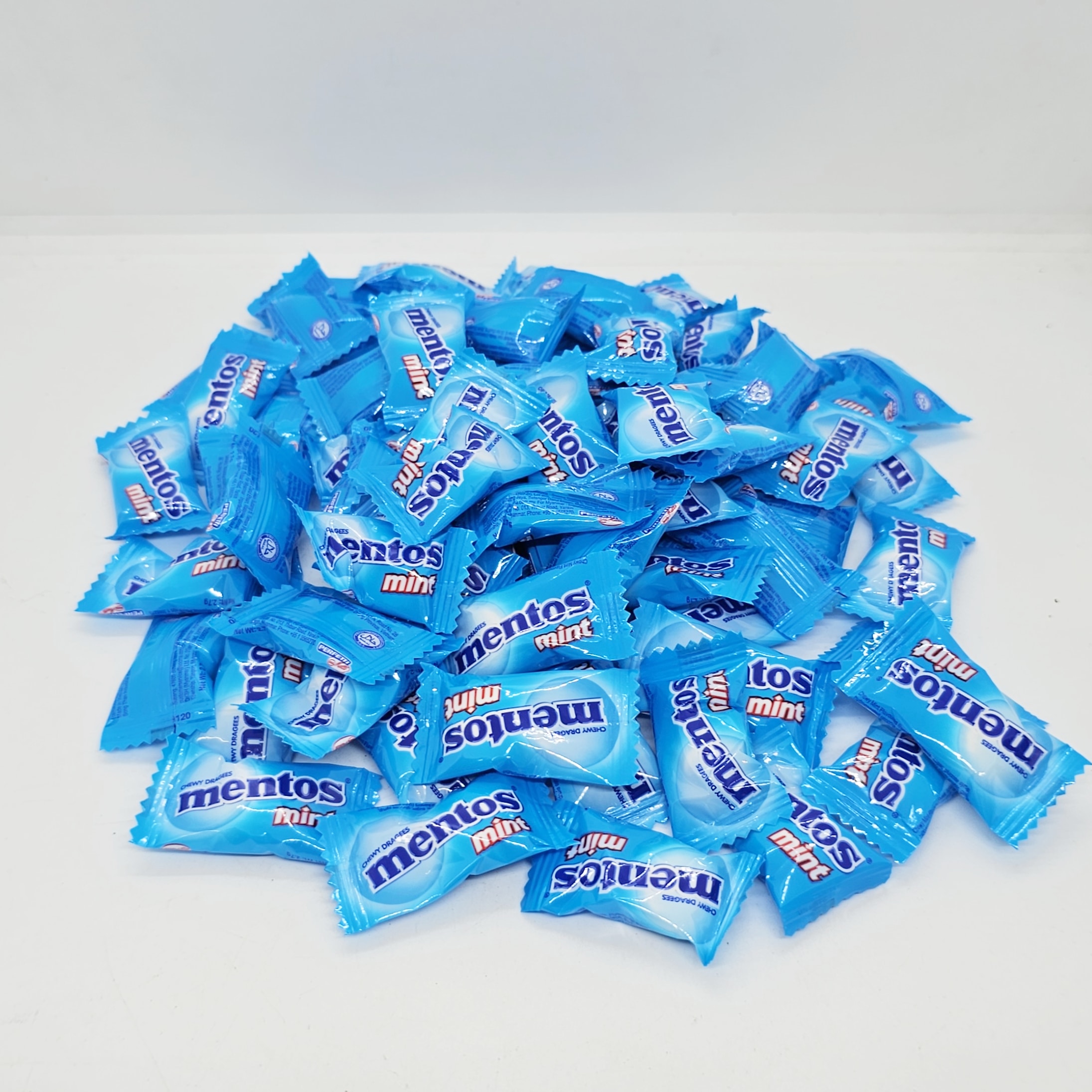Mentos Mint Chewy Dragees (330 / 100 / 50 pcs) Mentos Candy / Gula gula ...