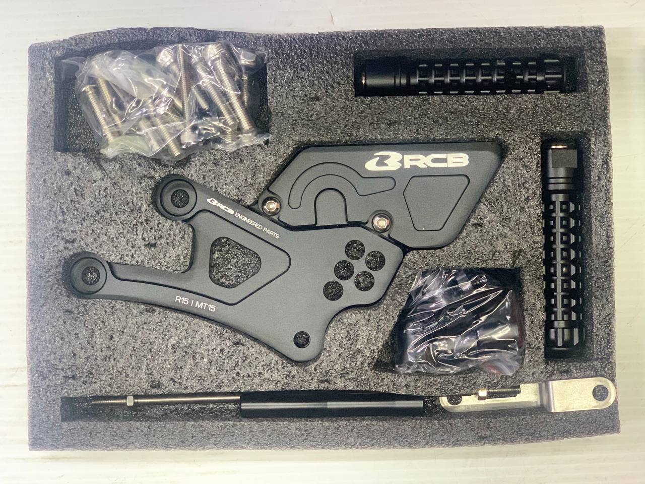 RCB FOOTREST SINGLE SET S2-V2 R15 R15-V3 & V4 / R15M MT15 - SILVER ...