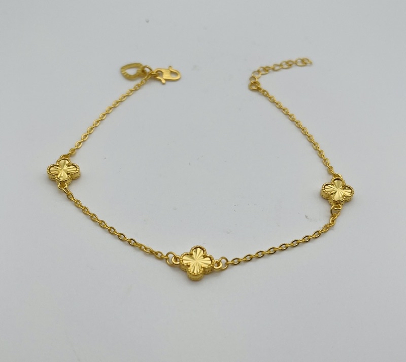 Youloong Rantai tangan Clover mini all gold EMAS916/ Gold clover ...