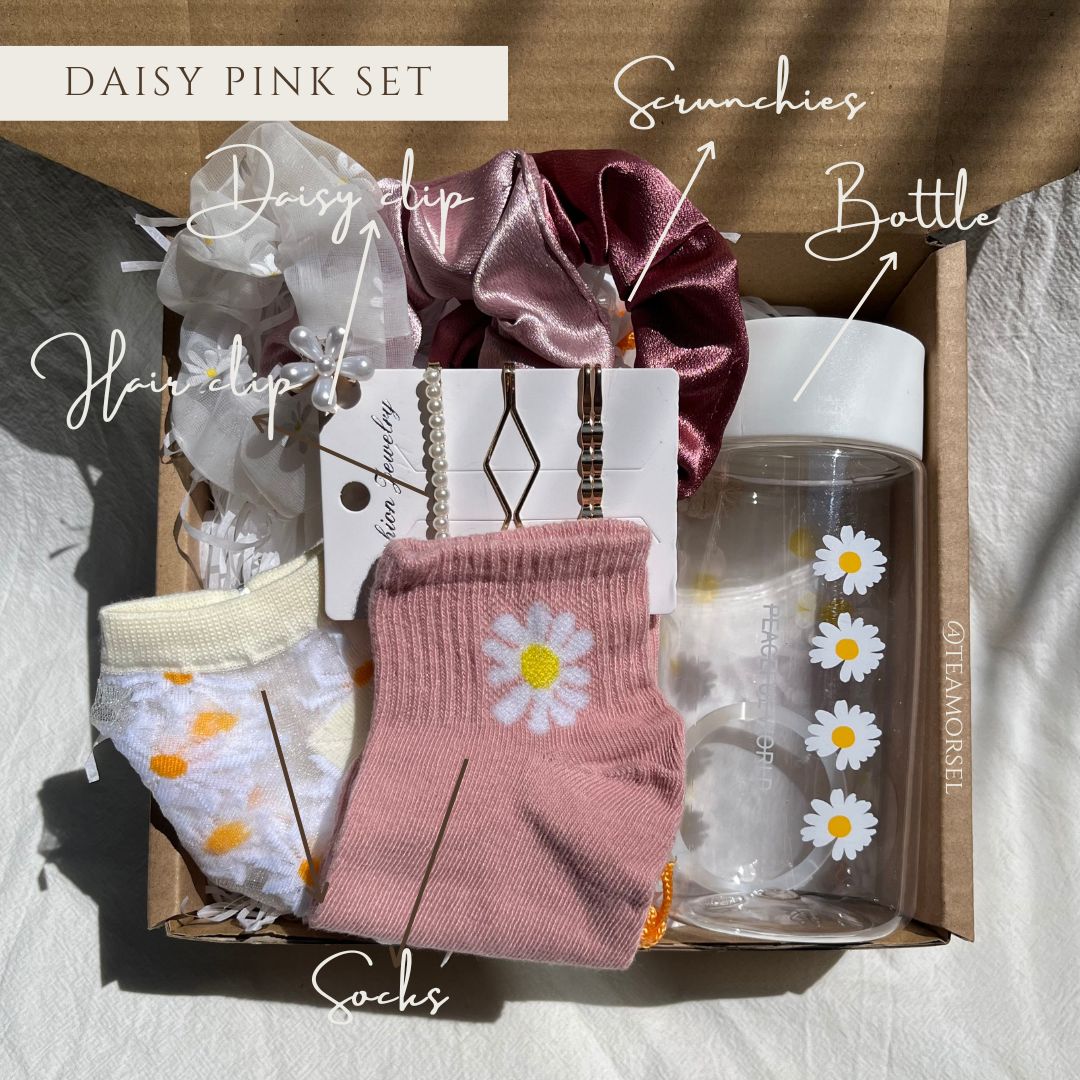Gift Box Murah Surprise Daisy Set/Daisy Bottle/Daisy Socks/Birthday ...