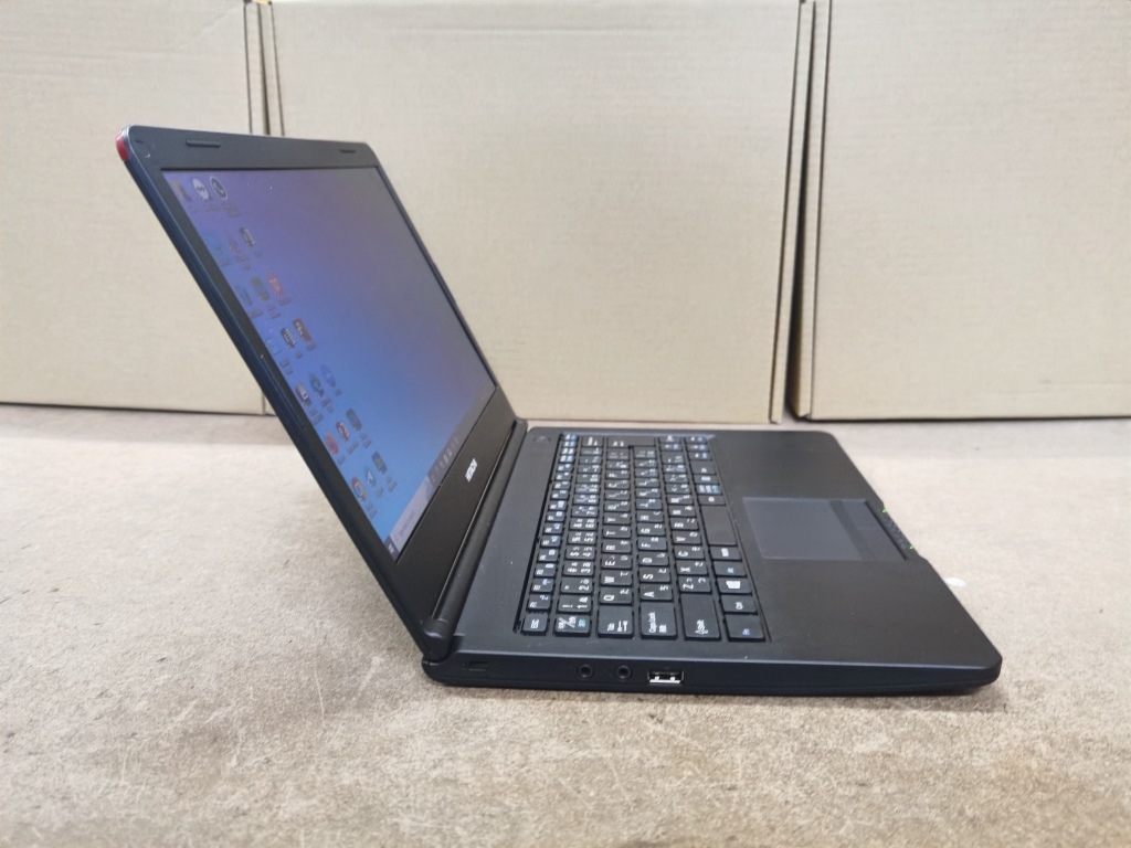 Laptop Hitachi Flora Se210 AMD E1 + GRAPHICS CARD AMD RADEON R2 / Ram ...