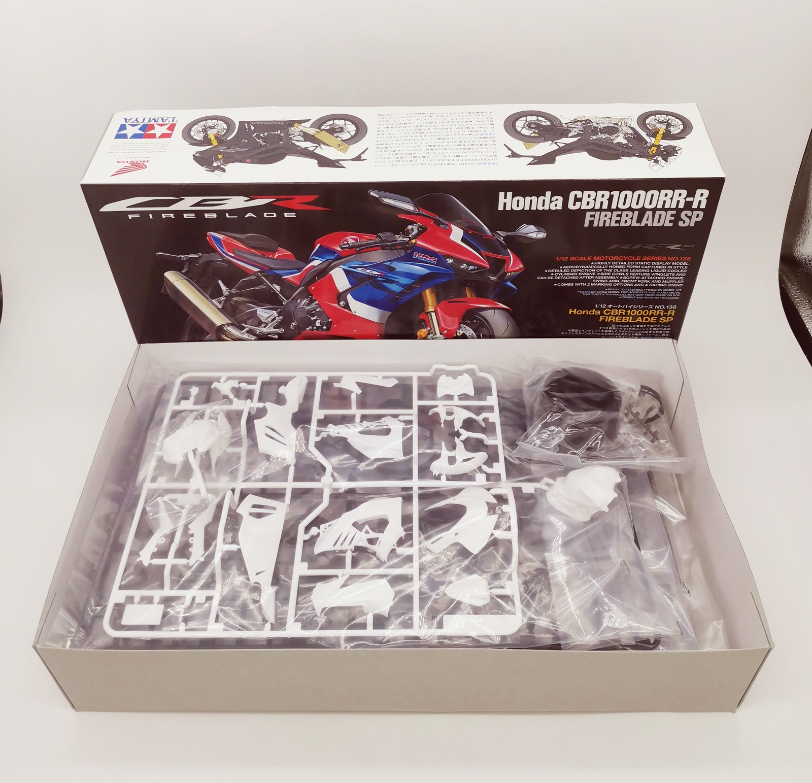 TAMIYA 14138 - Honda CBR1000RR-R FIREBLADE SP 1/12 Scale Motorcycle ...