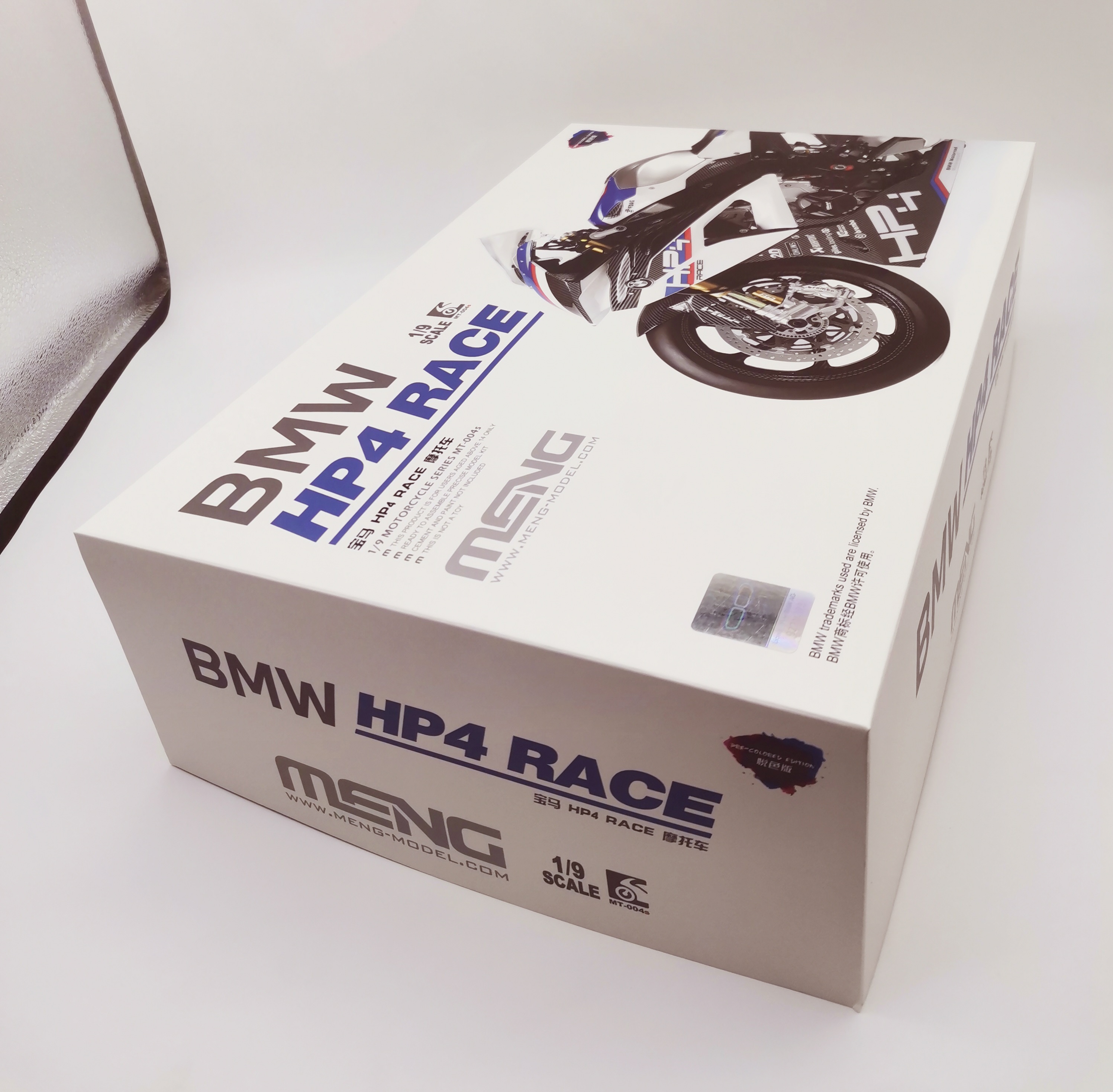 MENG - BMW HP4 RACE 1/9 Scale Motorcycle Series MT-004s - Pre-colored ...
