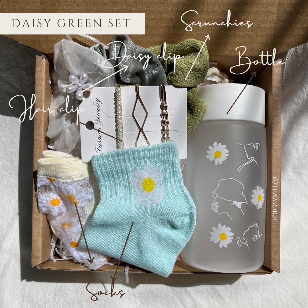 Gift Box Murah Surprise Daisy Set/Daisy Bottle/Daisy Socks/Birthday ...