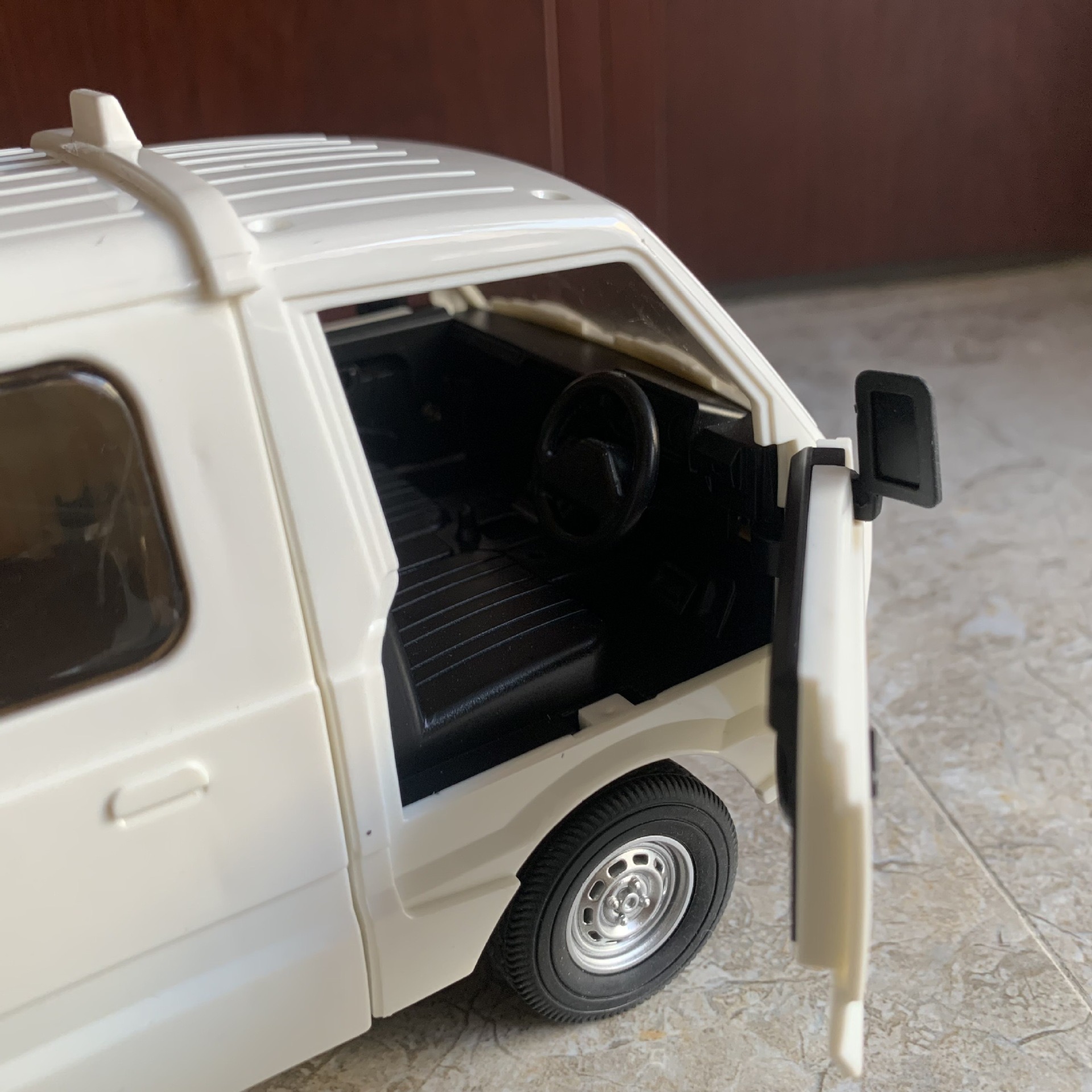 1: 16 Scale RC Van Radio Control Toy 10Km/h 2.4Ghz URBAN TRUCK Best ...