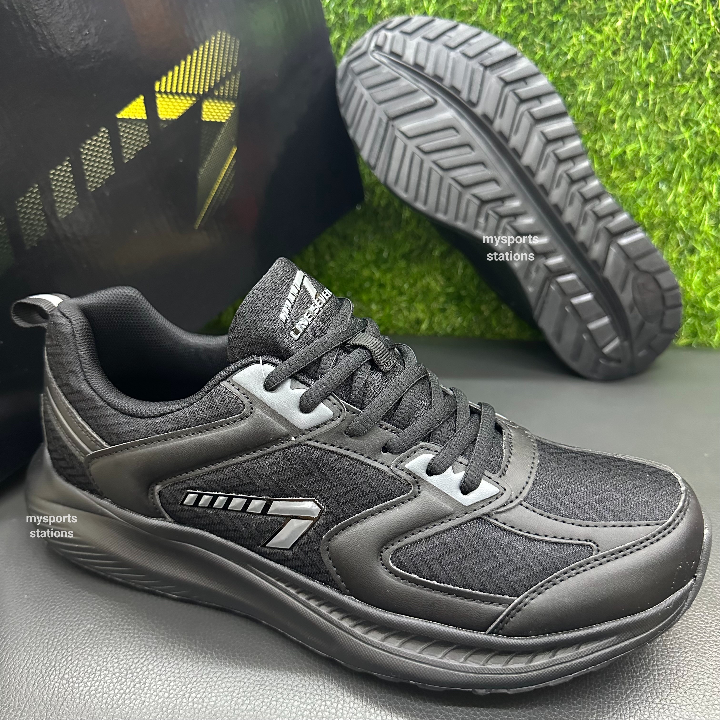 LINE SEVEN | LINE 7 S-2729 Mens White Shoes | Black Shoes | Running ...