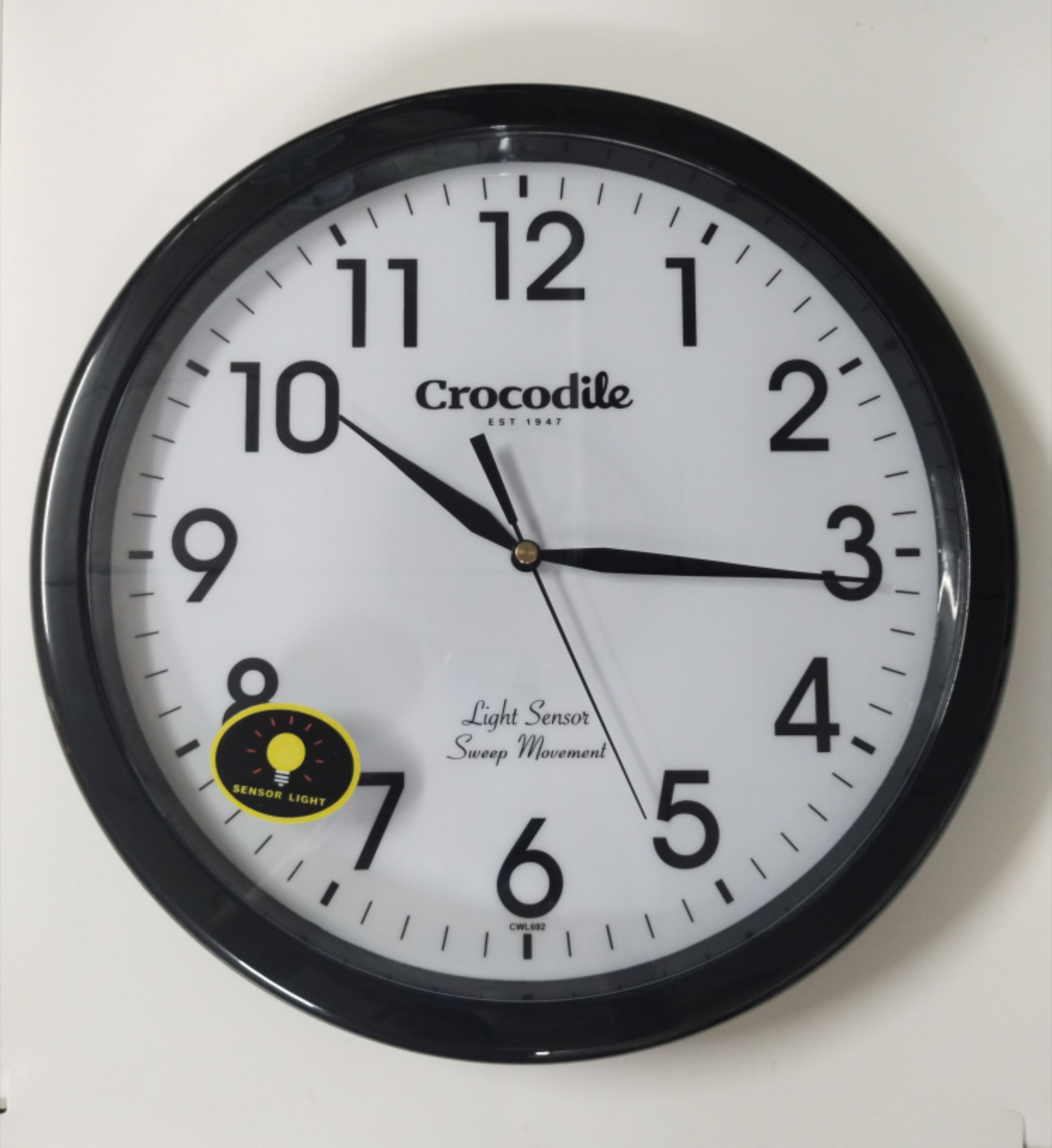 100% ORIGINAL Crocodile Auto light Sweep Movement Wall Clock CWL692 (12 ...