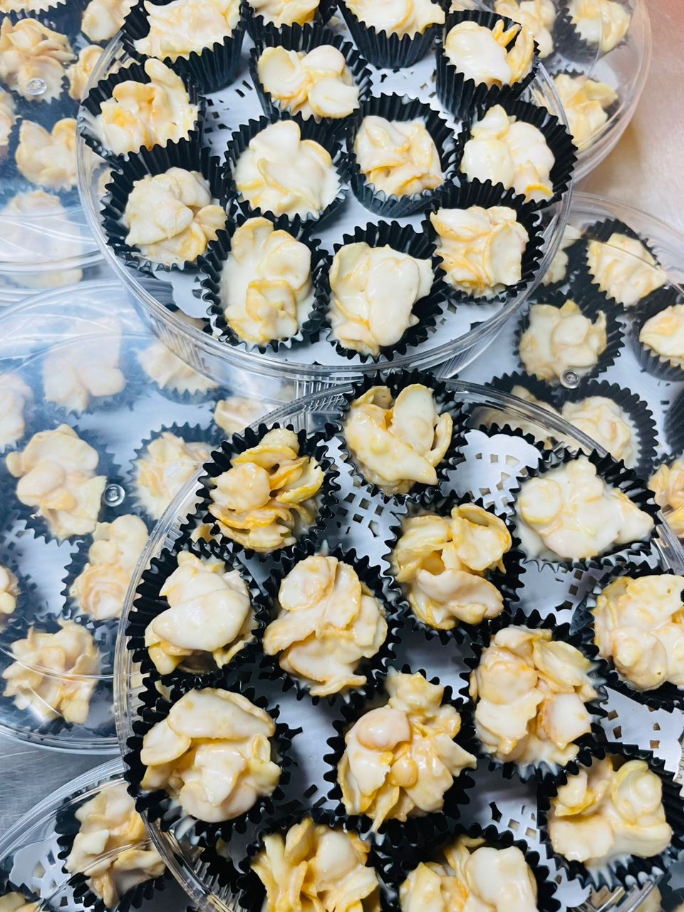[RAYA] GRANDEUR Cornflakes with White Chocolate Emping Jagung dengan ...