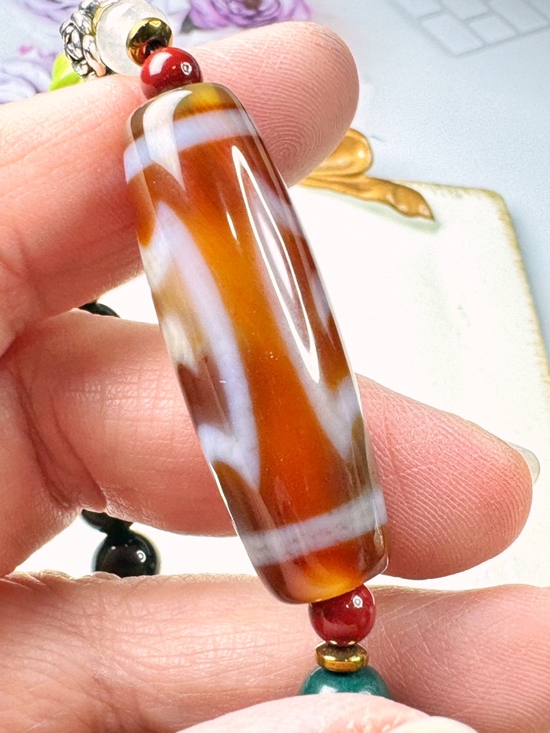 Tibetan Dzi Beads Carnelian Dapeng Bird Dzi Beads 藏传老矿红玉髓大鹏鸟天珠 40.1x13 ...