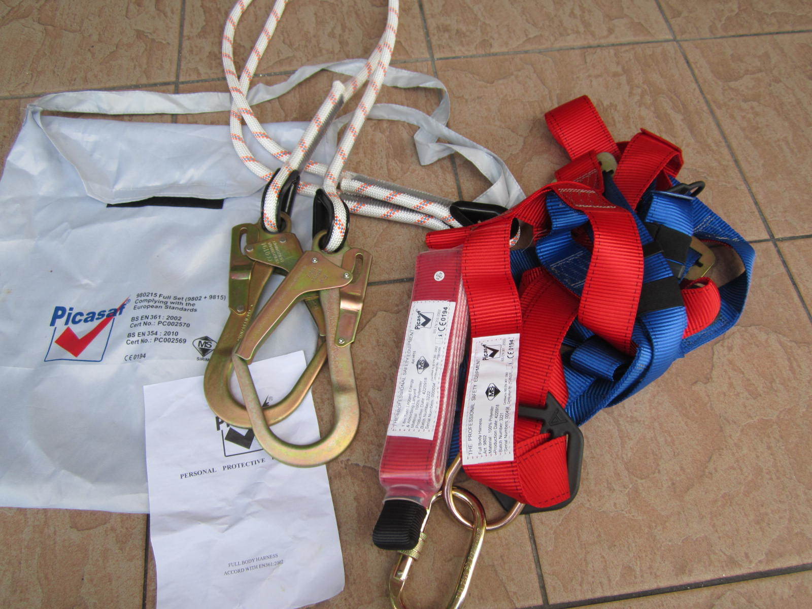 [READY STOCK} PICASAF 980215 FULL BODY HEAVY DUTY SAFETY HARNESS SET - 1.8M | Shopee Malaysia