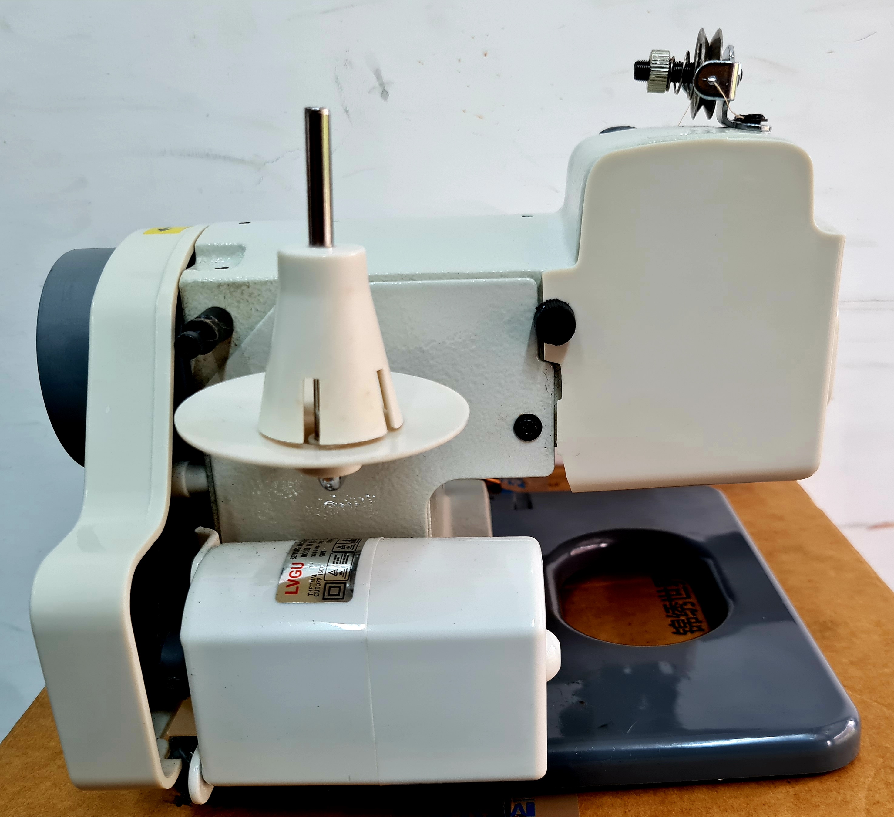 DESK-TYPE BLIND STITCH SEWING MACHINE (MAQI BRAND) / MESIN JAHIT BLIND ...