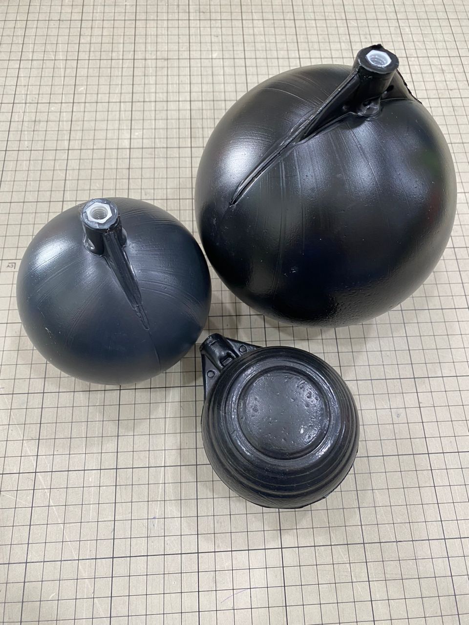 PELAMPONG / POLY FLOAT - BLACK | Shopee Malaysia