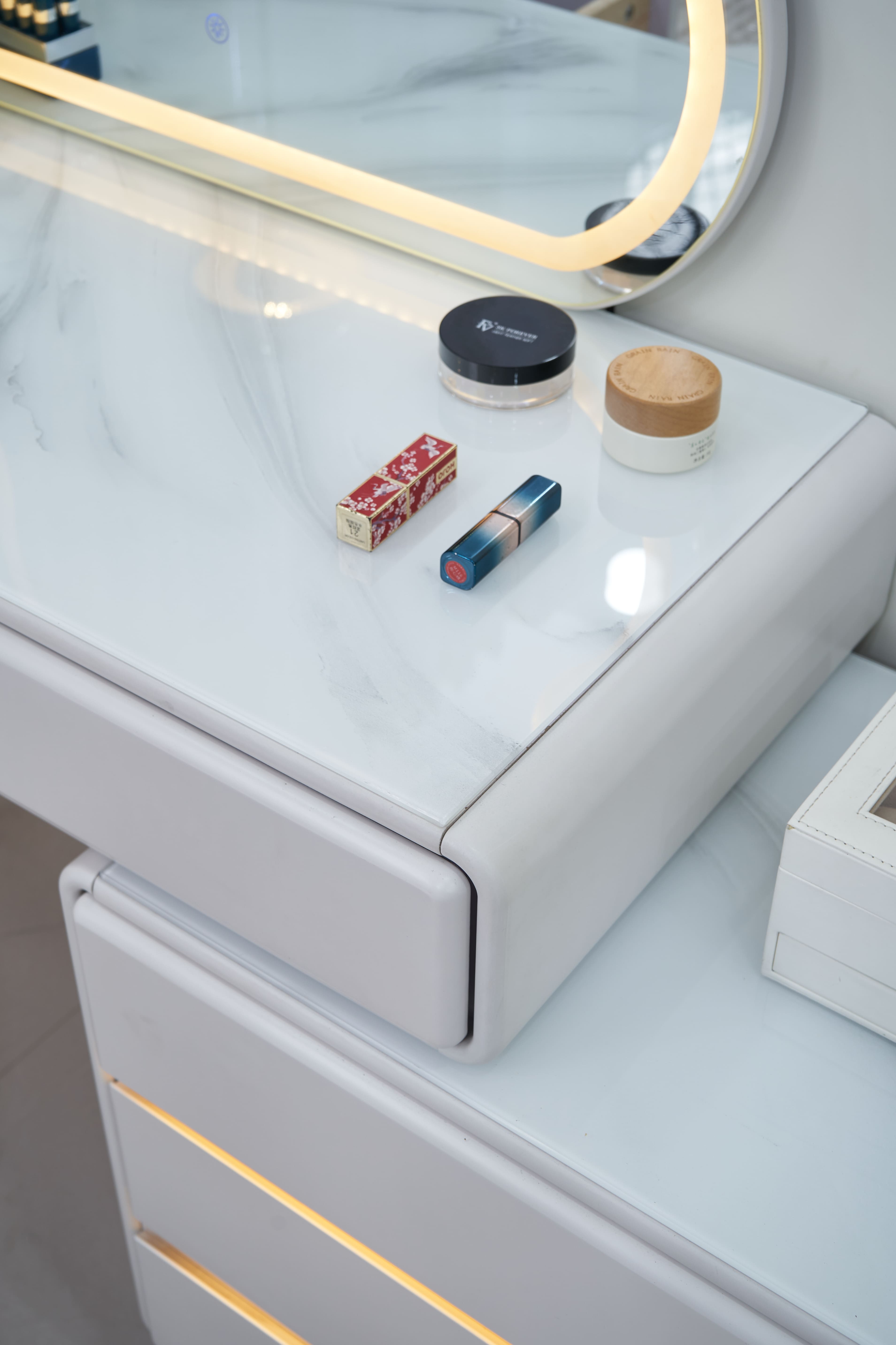 Dressing Table Set Cabinet Integrated Dressing Table With wireless ...