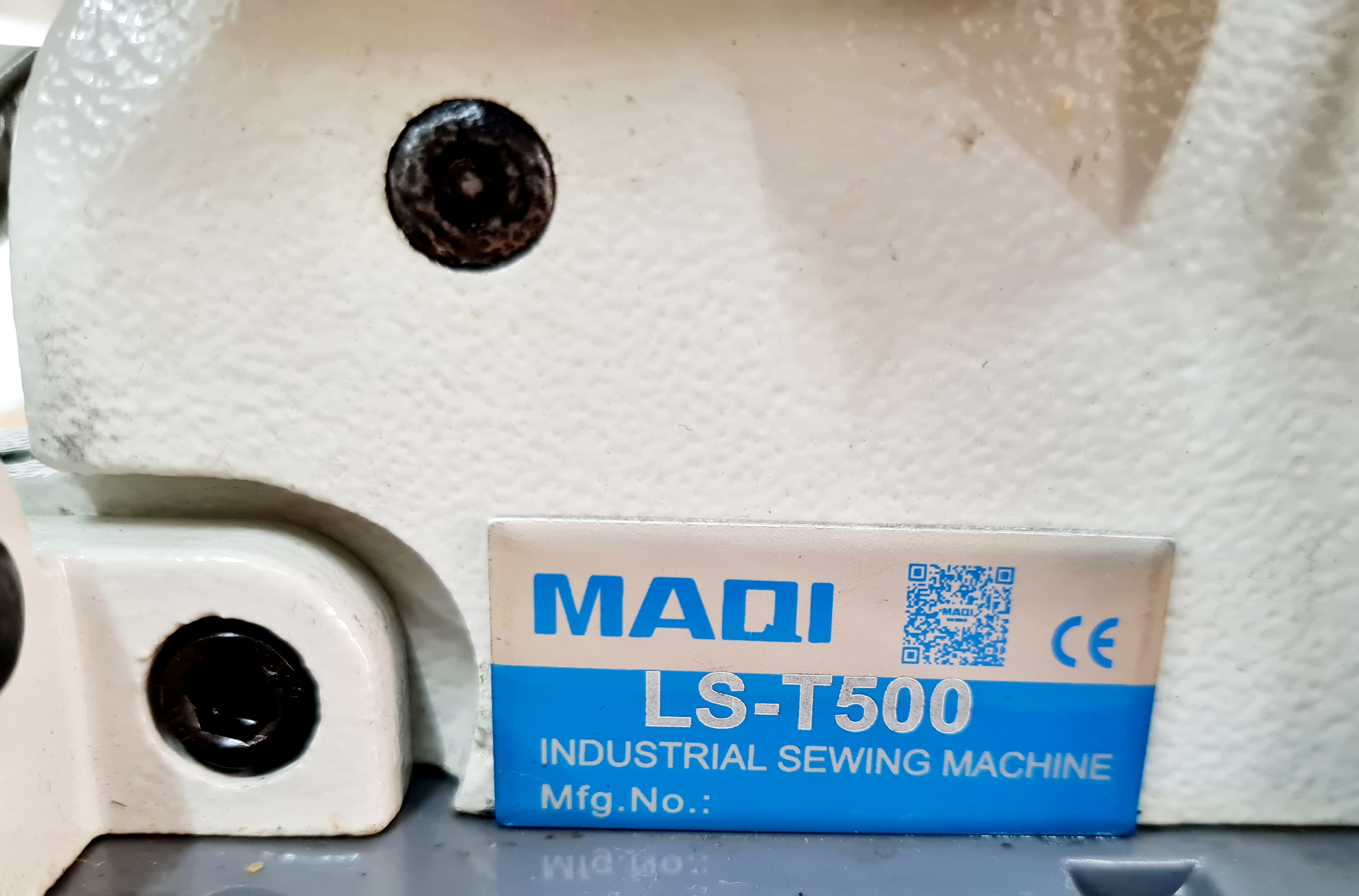 DESK-TYPE BLIND STITCH SEWING MACHINE (MAQI BRAND) / MESIN JAHIT BLIND ...