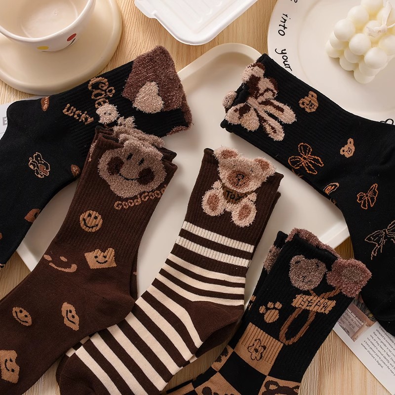 Mrs.socks Bear Corak Ins Cute Sock Crew Socks Women Stokin Panjang ...