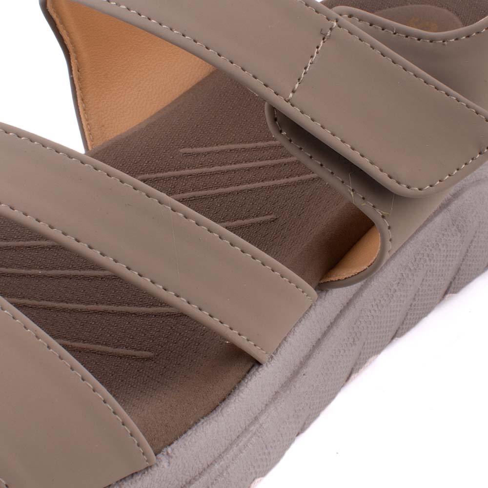 LARRIE Softfit Sandal Perempuan Velcro Back Cushioned Strap Sandals ...