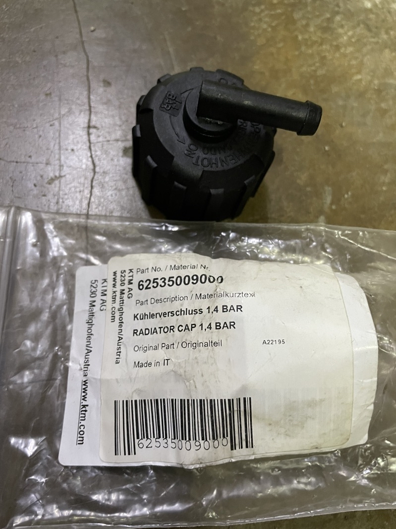 RADIATOR CAP KTM DUKE 690 62535009000 | Shopee Malaysia