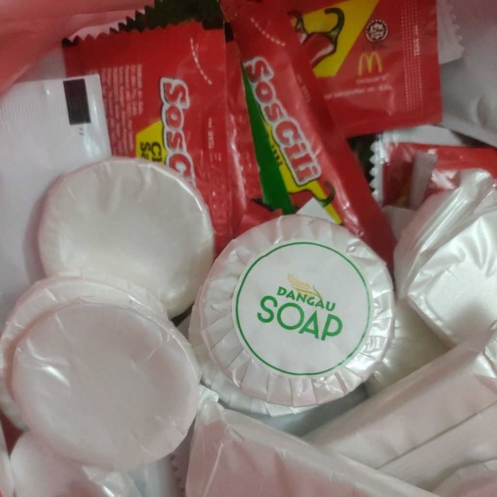1 kg of chili sauce, ketchup, soyu, wasabi and convenient soap from ...