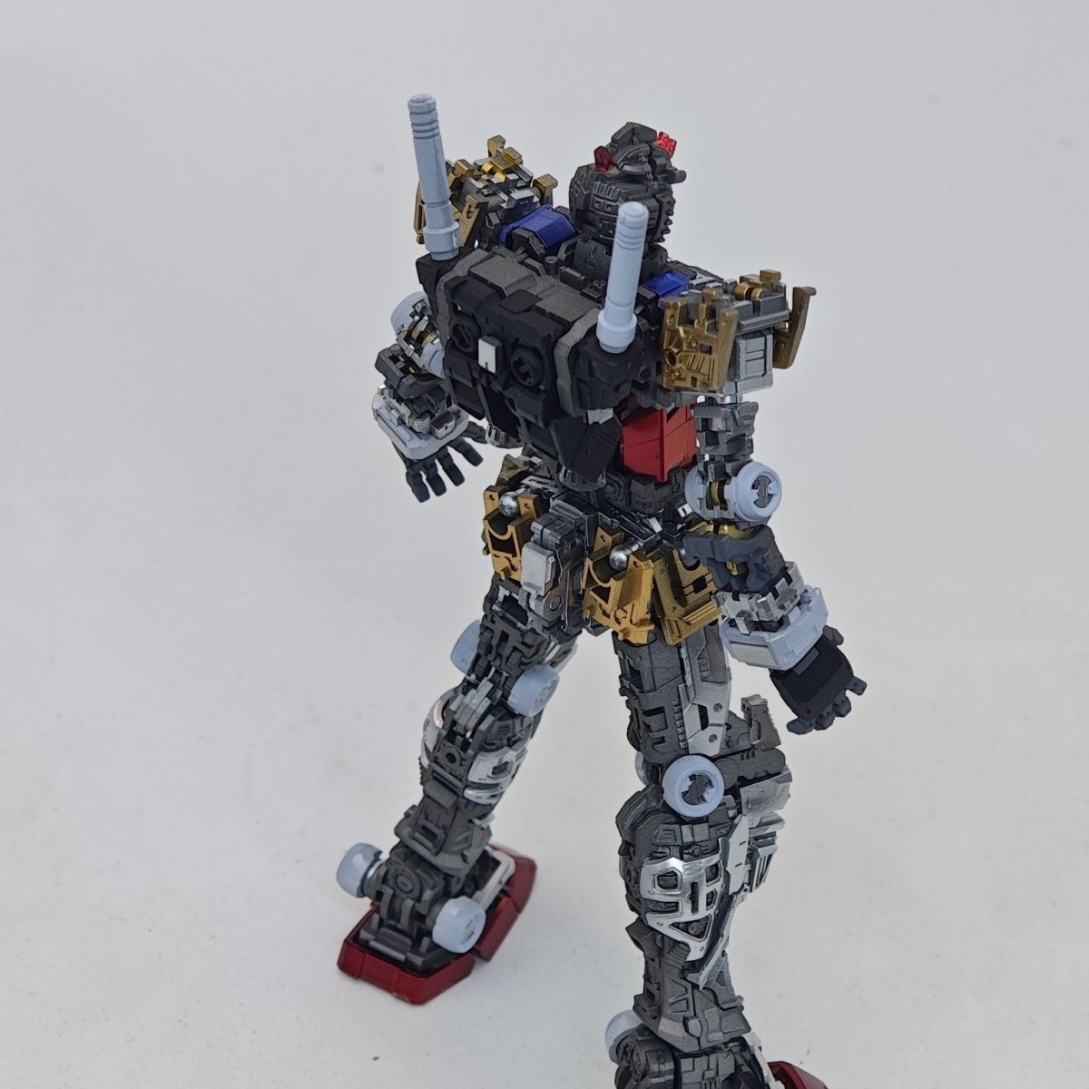 KO chang long 5501 AE Studio - RG 2.0 Gundam RX78-2 RX78 with metallic paint applied on runners ...