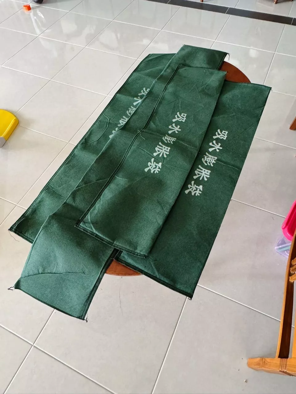 Flood-proof water-absorbent expansion bag Flood Barriers Sandless Sand ...
