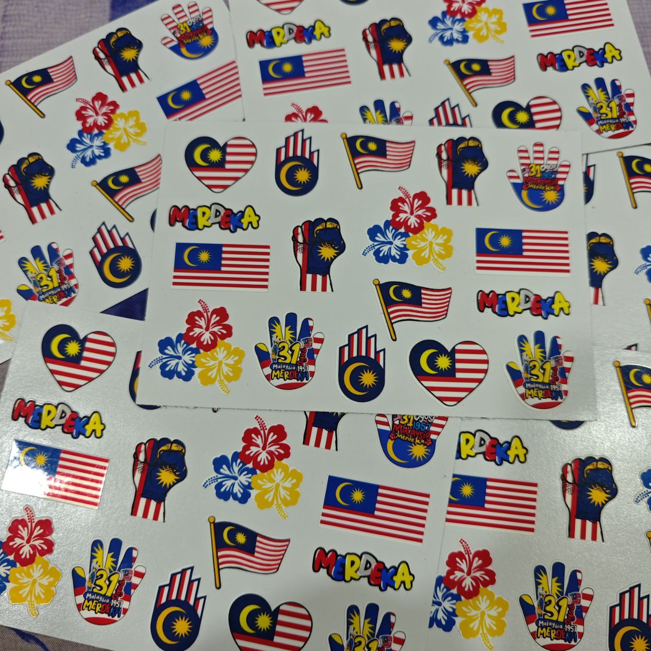 Sticker Merdeka Rm8/1 helai (17pcs) Sticker Pipi Bendera Base Putih dan ...