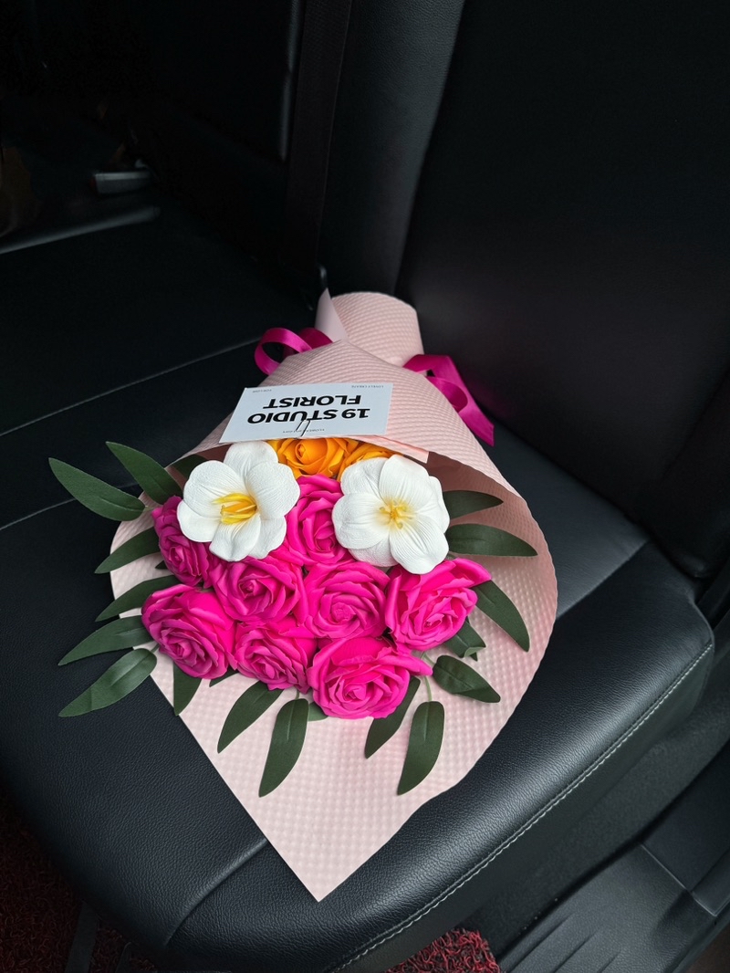 🇲🇾19 STUDIO｜Crayon Shin Chan bouquet nohara misae flower soap flower ...