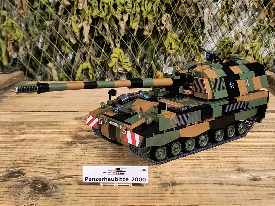 COBI Panzerhaubitze 2000 1006 Pcs German Self Propelled Howitzer 1006 ...