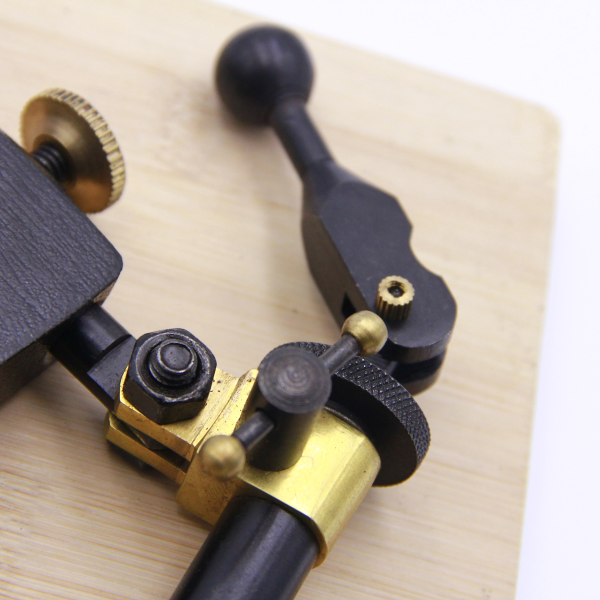 LIONS Rotary Fly Tying Vise, Tie Assist Jig Hook, Balanced JAW ...