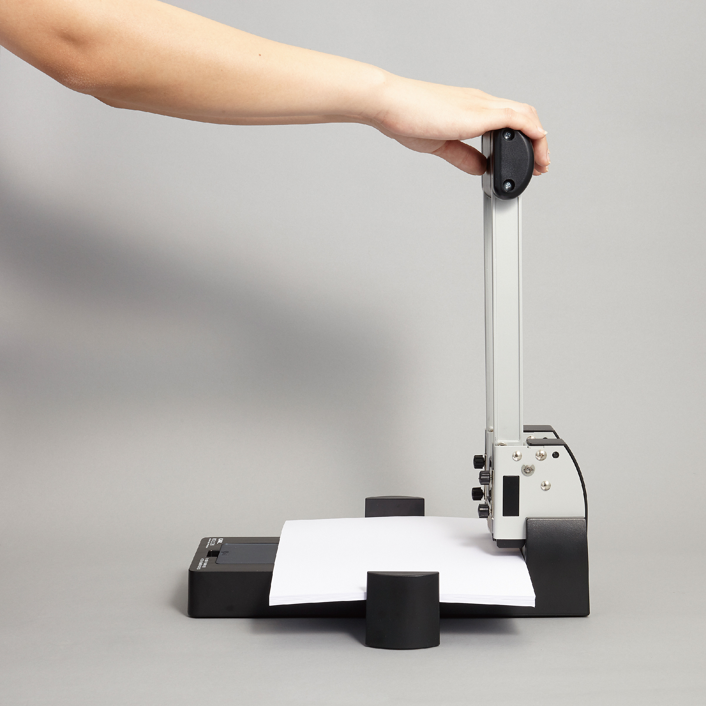 【CARL】 Heavy Duty Punch - 2-Holes Puncher No.122N [FREE 2-HOLE PUNCH ...