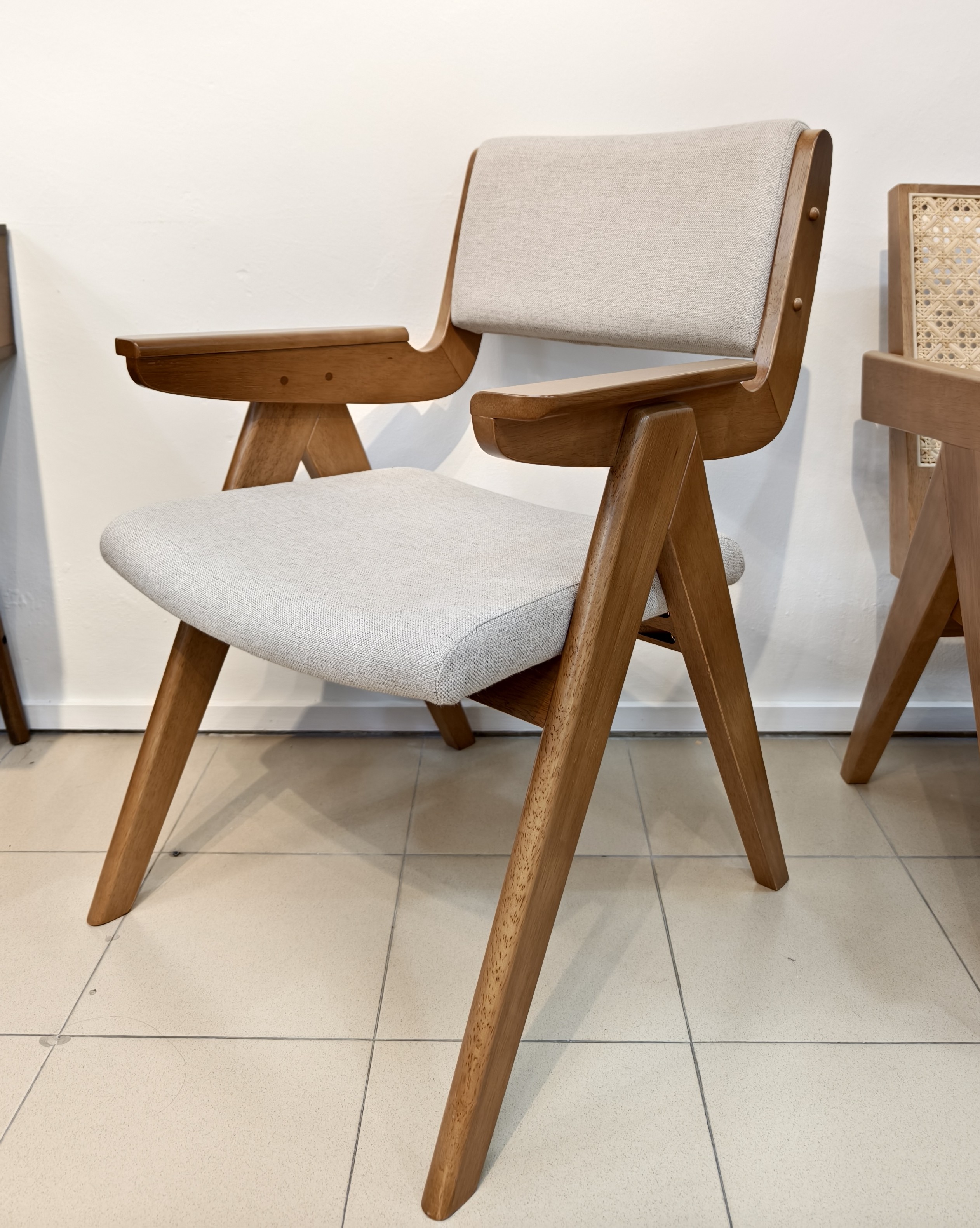(2 units/set) MODA Bali Dining Arm Chair Full Solid Rubberwood, Kerusi ...