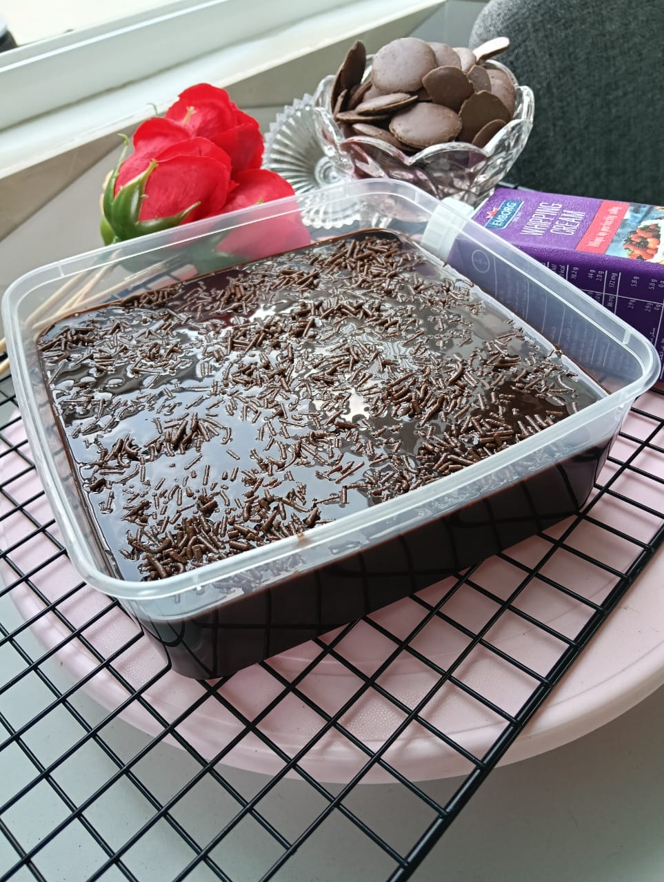 Kek Coklat Moist Leleh- Pilihan kecil 150g & besar 400g dengan topping ...
