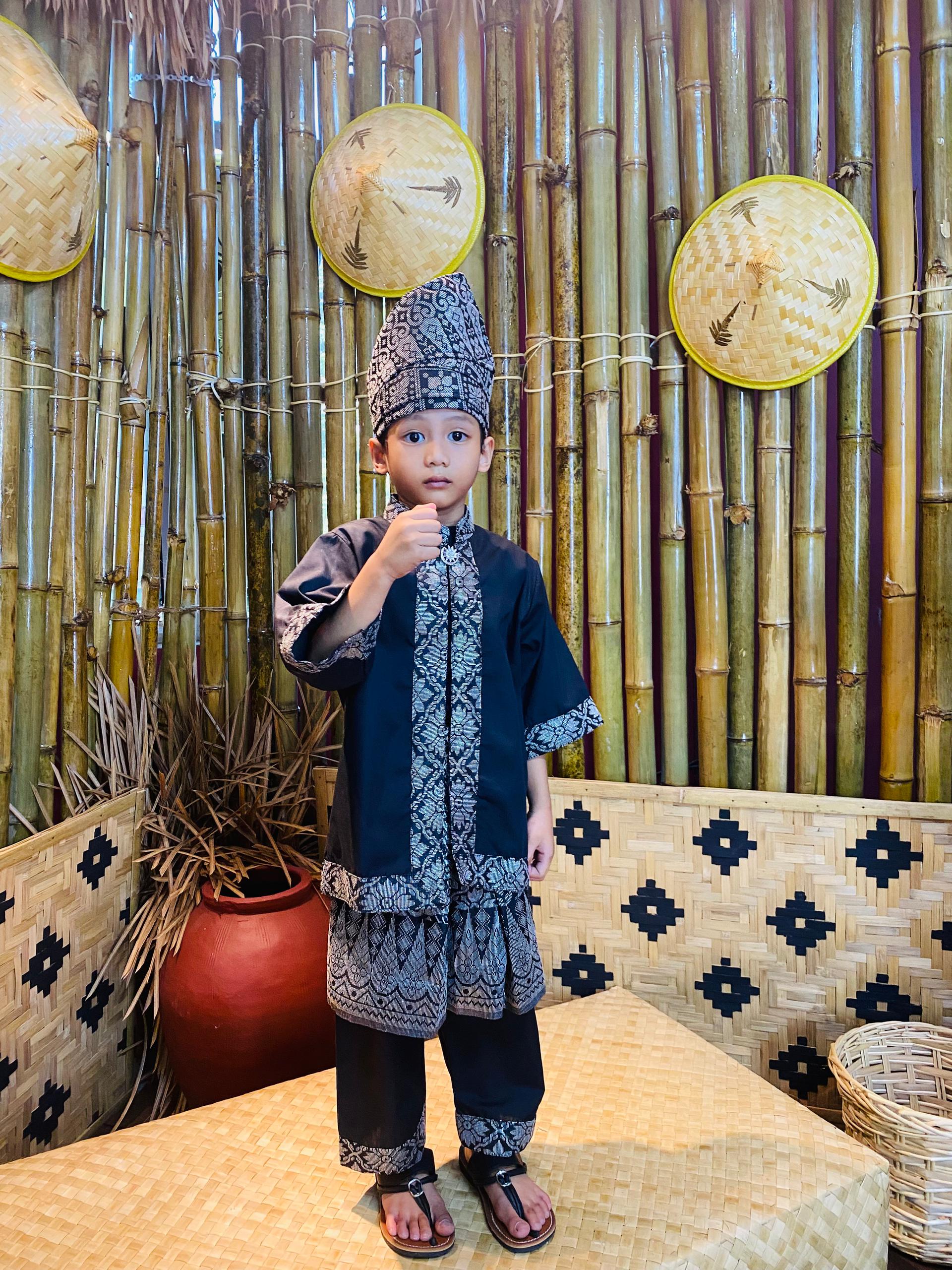 BAJU LAYANG BUDAK HITAM BORDER SILVER(READY STOCK)(POST OUT SETIAP HARI ...