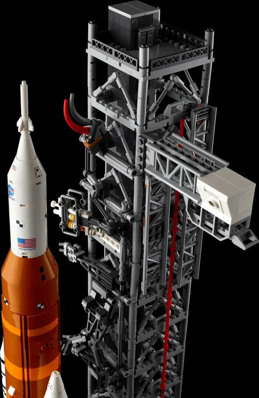 (Ready Stock) 10341 Lego Icons NASA Artemis Space Launch System ...