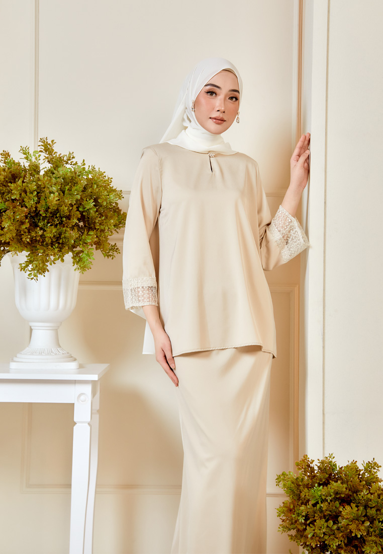 ERA MAYA Lace Sulam Baju Kurung Kedah Kipas Belakang Champagne Gold Olive Green Raya Convo Plain ...
