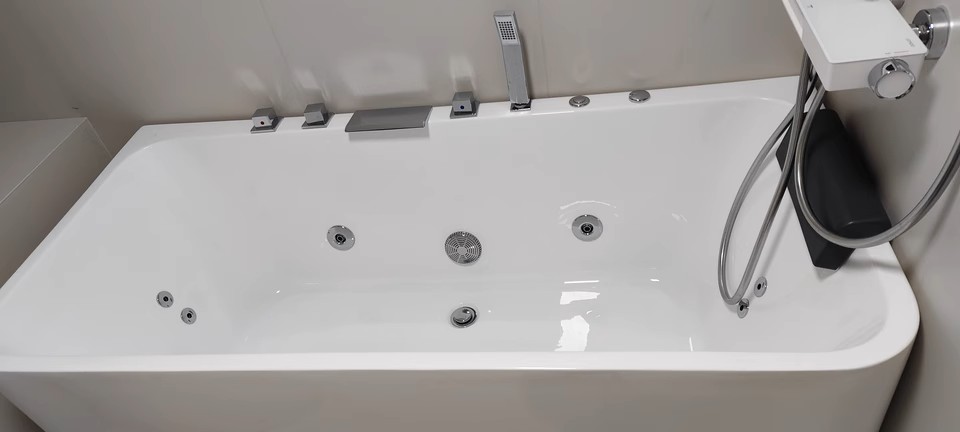 Jacuzzi Waterfall Massage Bath Tub With Led Panel Swivel Surfing Bath ...