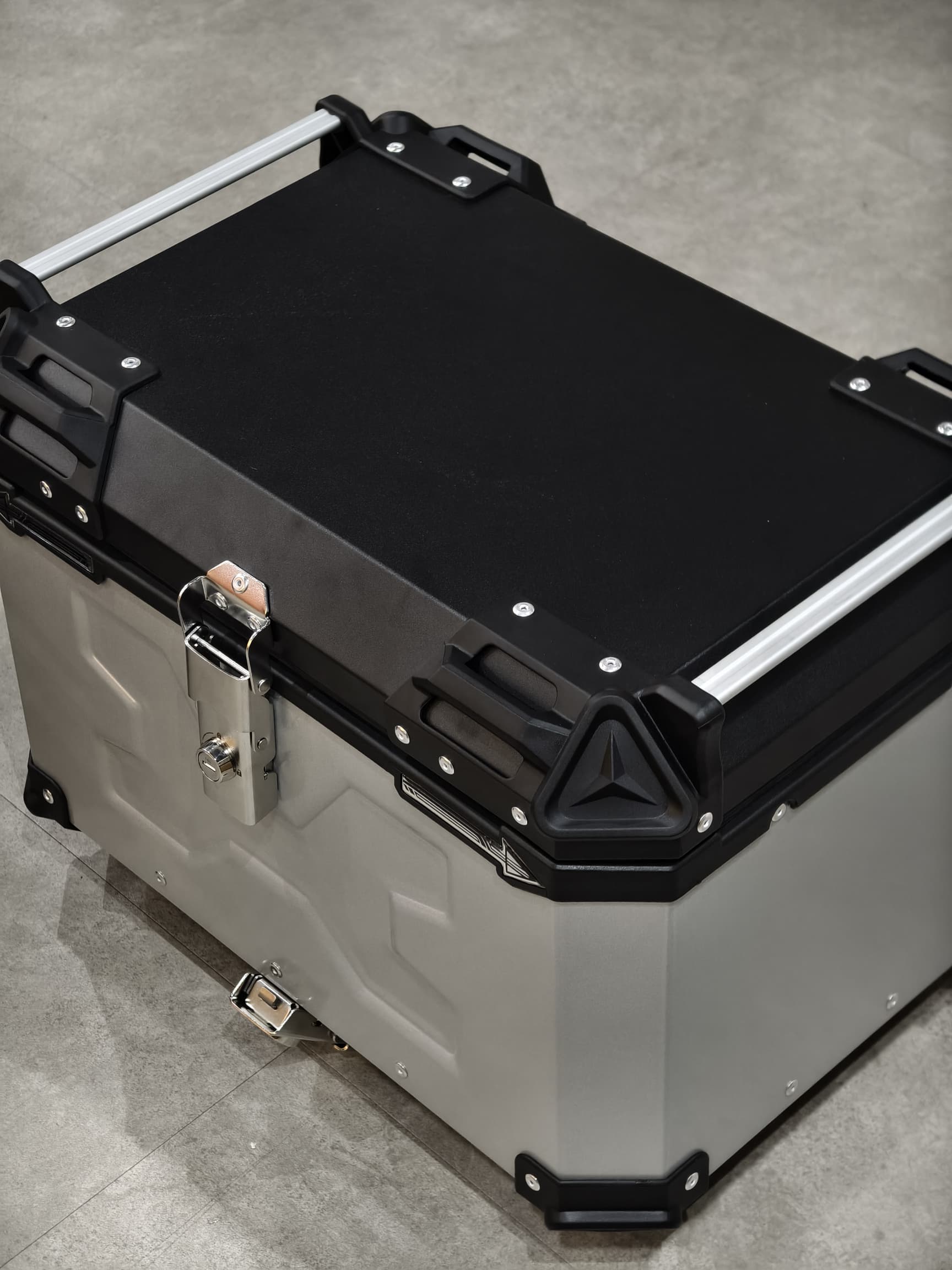 ALUMINIUM TOP BOX TANKER 45L 55L KOTAK PETI ALUMINIUM BLACK/SILVER ...