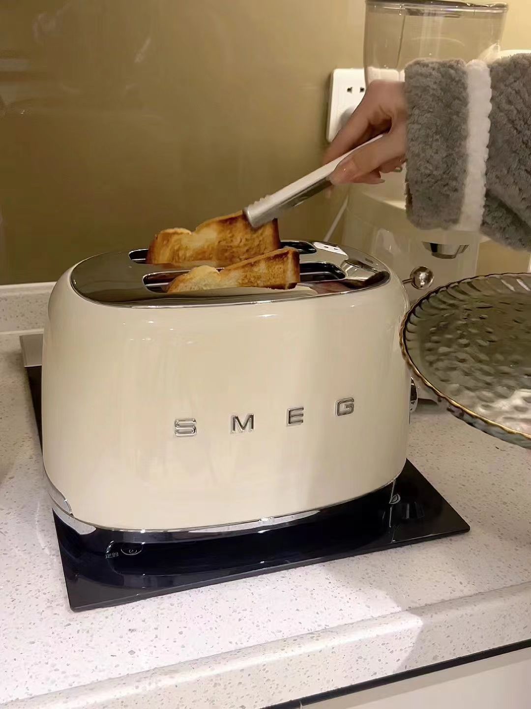 SMEG 50's Retro TSF01CR 2-Slice Toaster - White/Cream toaster bread ...