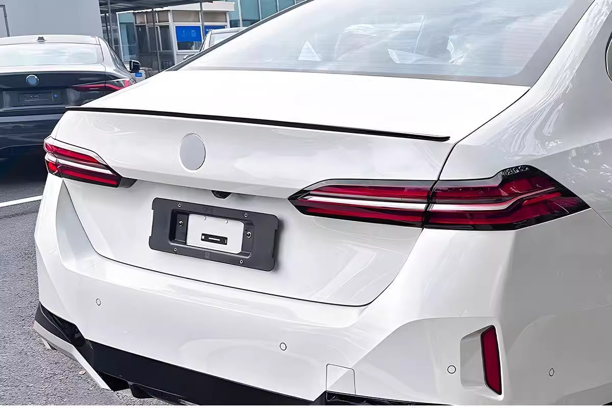 BMW G60 5 Series abs MP M5 Style spoiler 2024+ | Shopee Malaysia