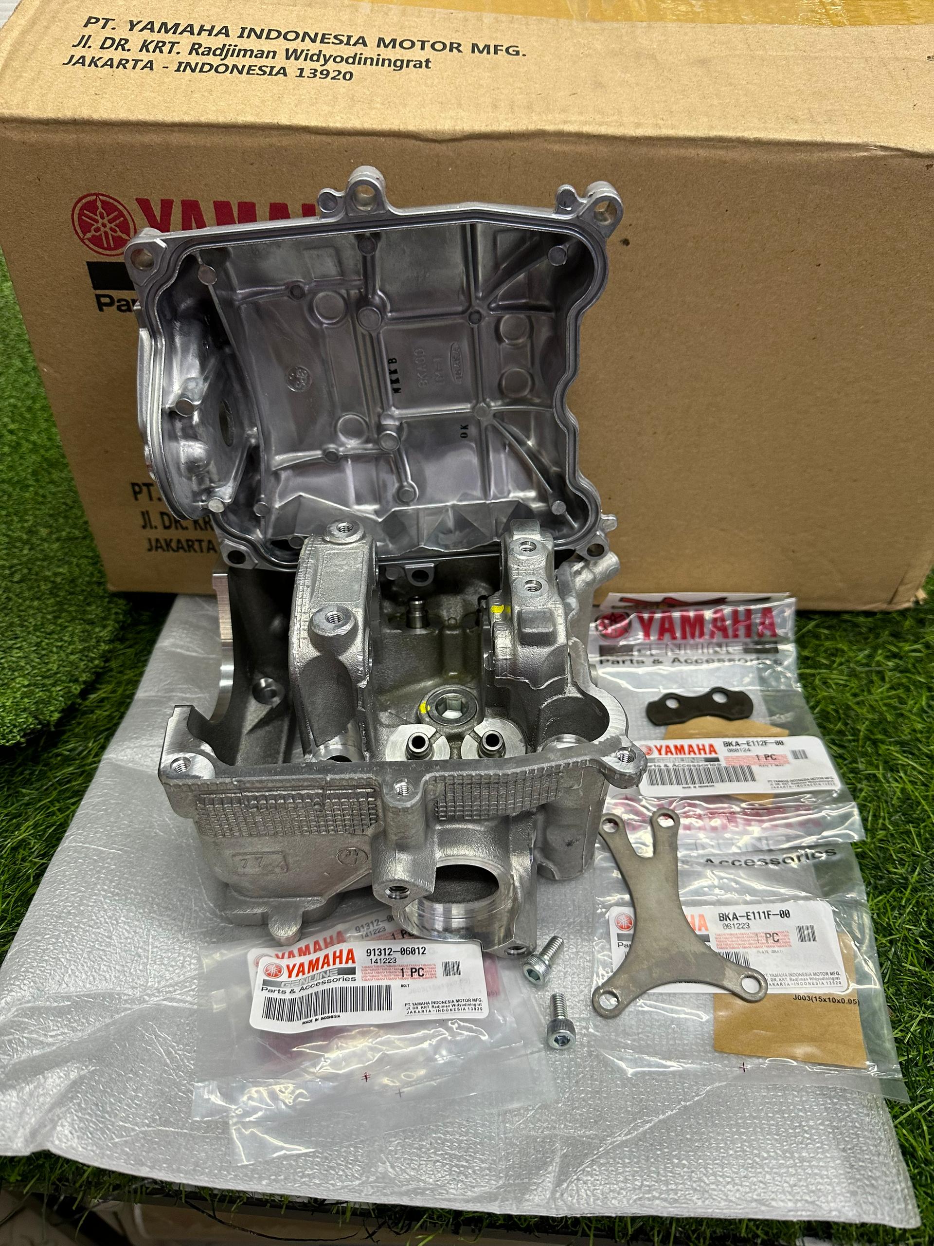 YAMAHA XMAX300 CRANKSHAFT / ENGINE BLOCK / CAMSHAFT / CON ROD / INTAKE ...