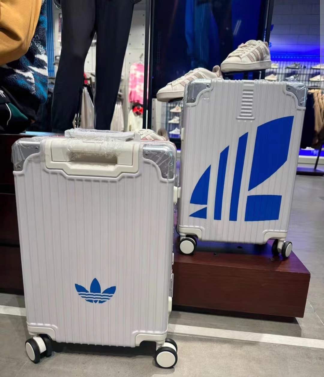 Original Adidas Trefoil ABS Hard Case Light Luggage Bag Travel 20 Inch ...