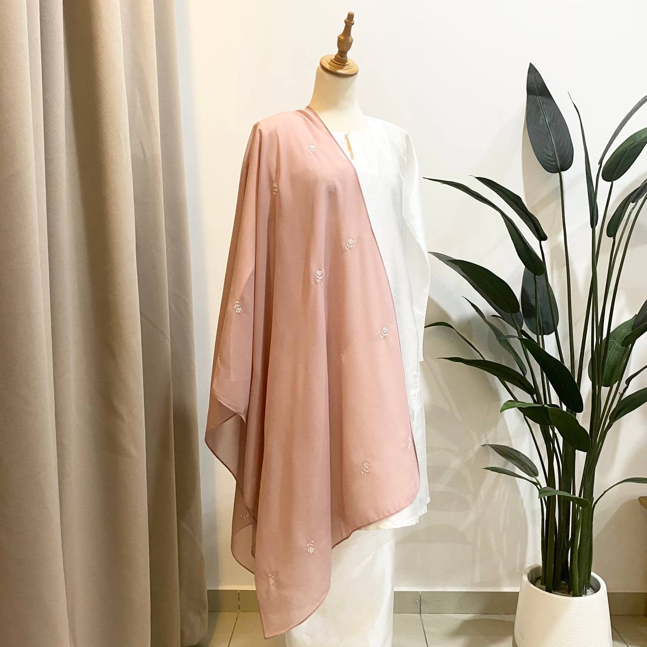 ALISA Shawl Sulam - Shawl Chiffon Sulam Bunga Minimalis Instant Shawl ...